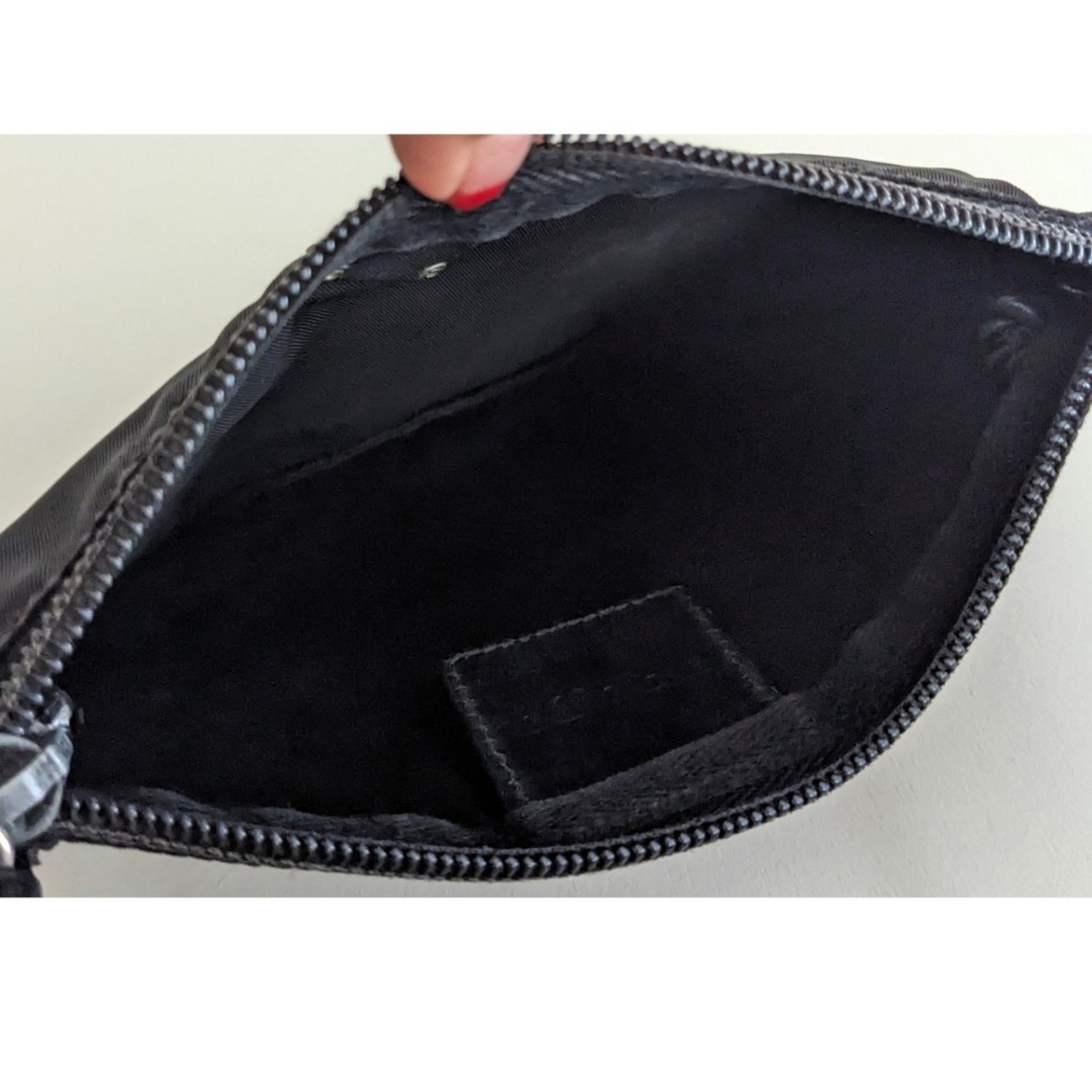 良品 プラダ サコッシュ ナイロン ミニバッグ 斜め掛け ポーチ 良品 プラダ サコッシュ ナイロン ミニバッグ 斜め掛け ポーチ