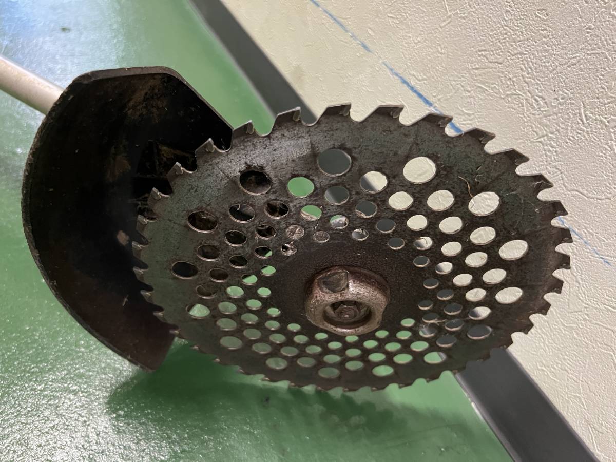 Yahoo!オークション - 7041 Makita マキタ MEM2600L エンジン刈払機 草...