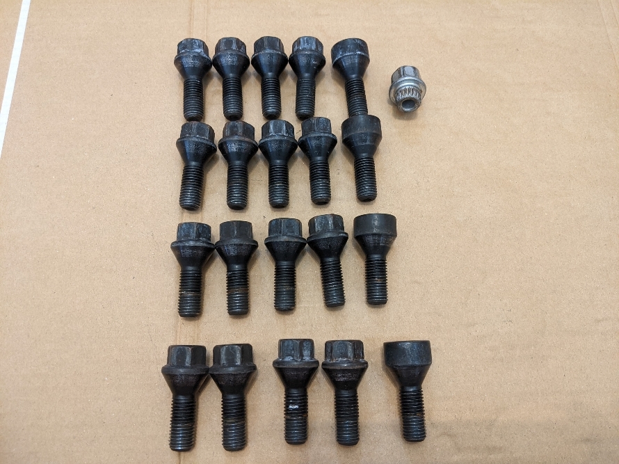 代購代標第一品牌－樂淘letao－BMW ホイールボルト ロックボルト付き 20本 M12 P1.5 首下25mm 60度 送料無料