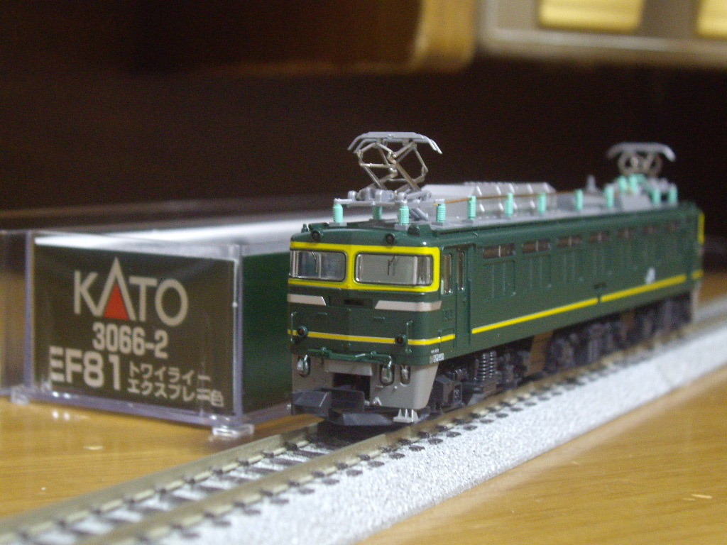 Yahoo!オークション - kato EF81 品番3066-2 動力車動作・ライト点灯確...