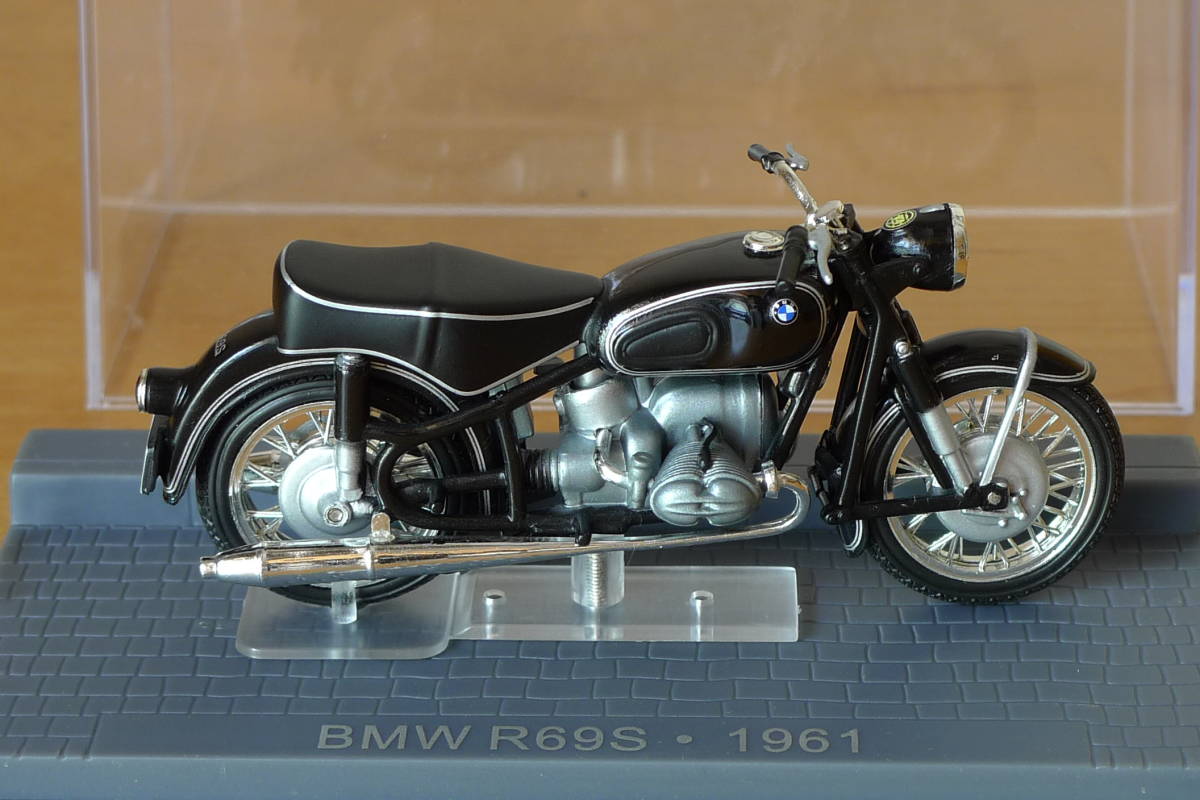 Yahoo!オークション - IXO 1/24 BMW R69S 1961 水平対向 ボクサーエン...