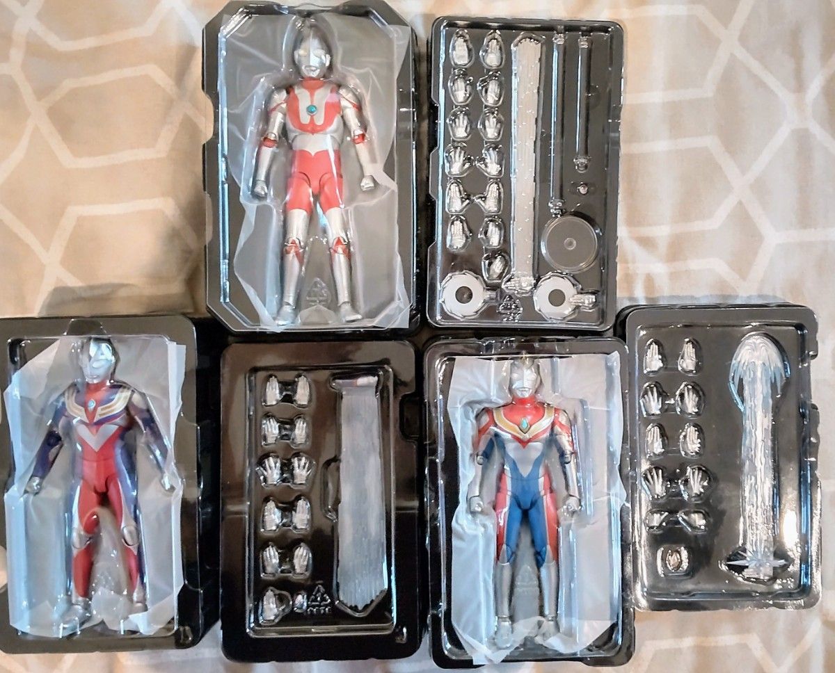 9/8削除 S H Figuarts フィギュアーツ 真骨彫 ウルトラマン + 9/8削除 S H Figuarts フィギュアーツ 真骨彫 ウルトラマン +