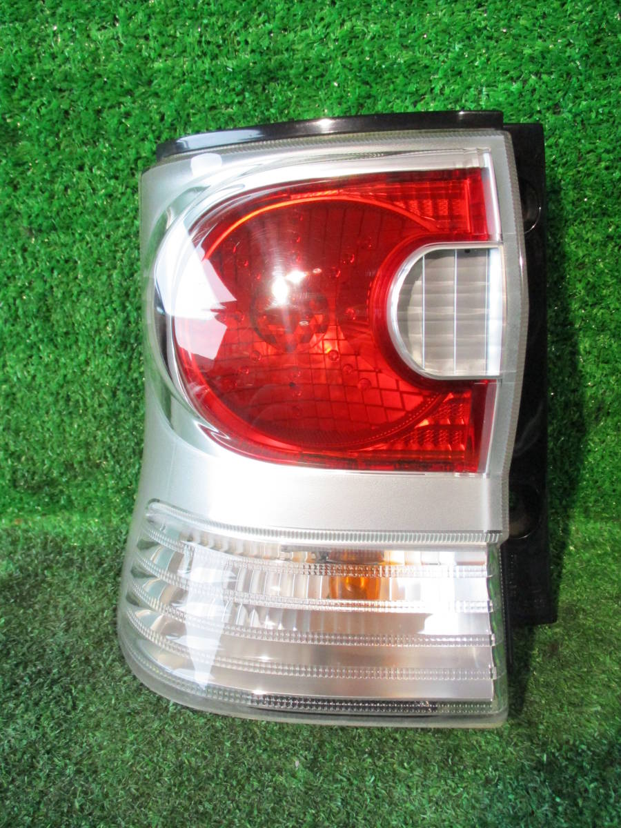 Yahoo!オークション - 275Y タントカスタム[L375S]テールランプ左 2050...