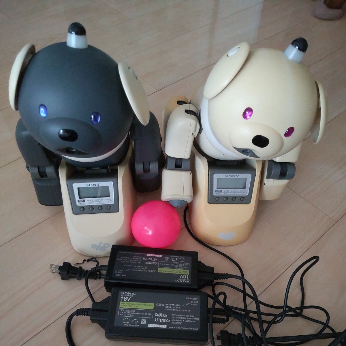 Yahoo!オークション - 犬型ロボット AIBO 2匹セット SONY アイボ