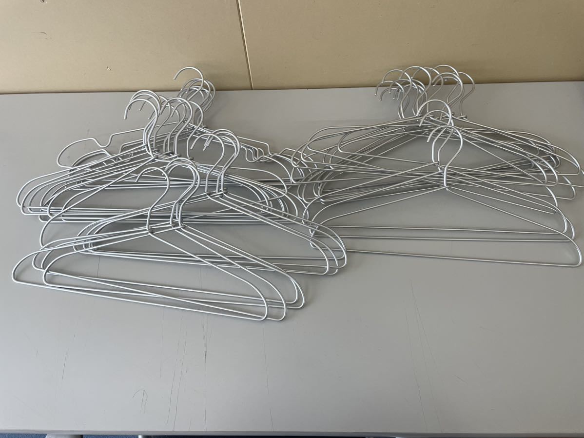 Yahoo!オークション - 無印良品 アルミハンガー 38本 くぼみ あり なし...