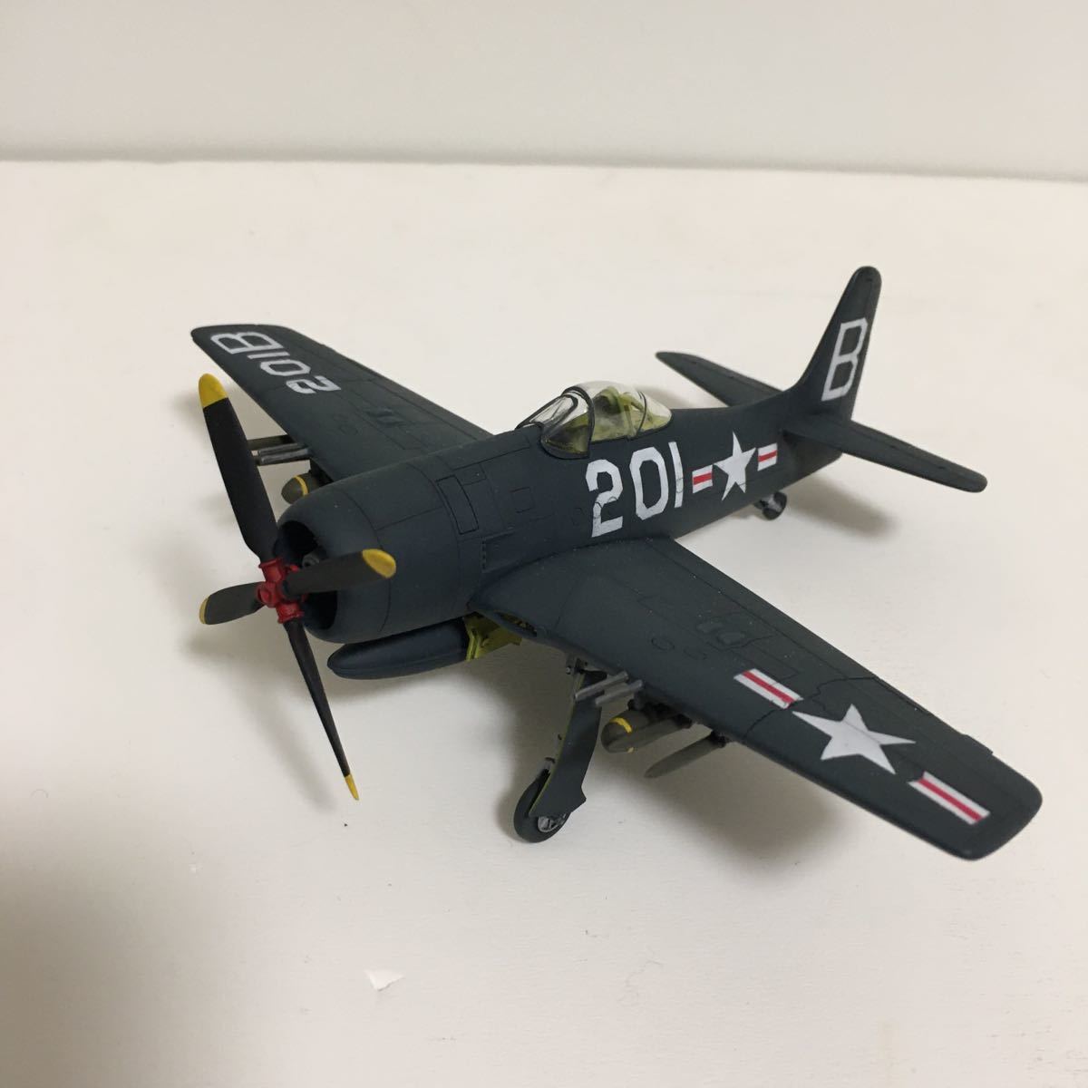 Yahoo!オークション - プラモデル 模型 完成品 1/72 F8F ベアキャット