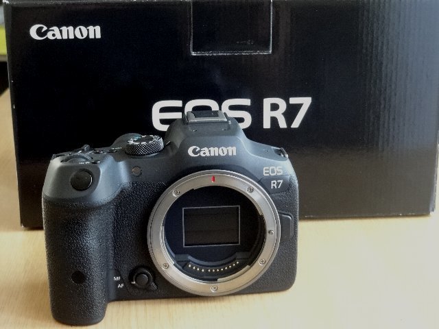 EOS R7 ボディ 良品(キヤノン)｜売買されたオークション情報、yahooの商品情報をアーカイブ公開 - オークファン（aucfan.com）