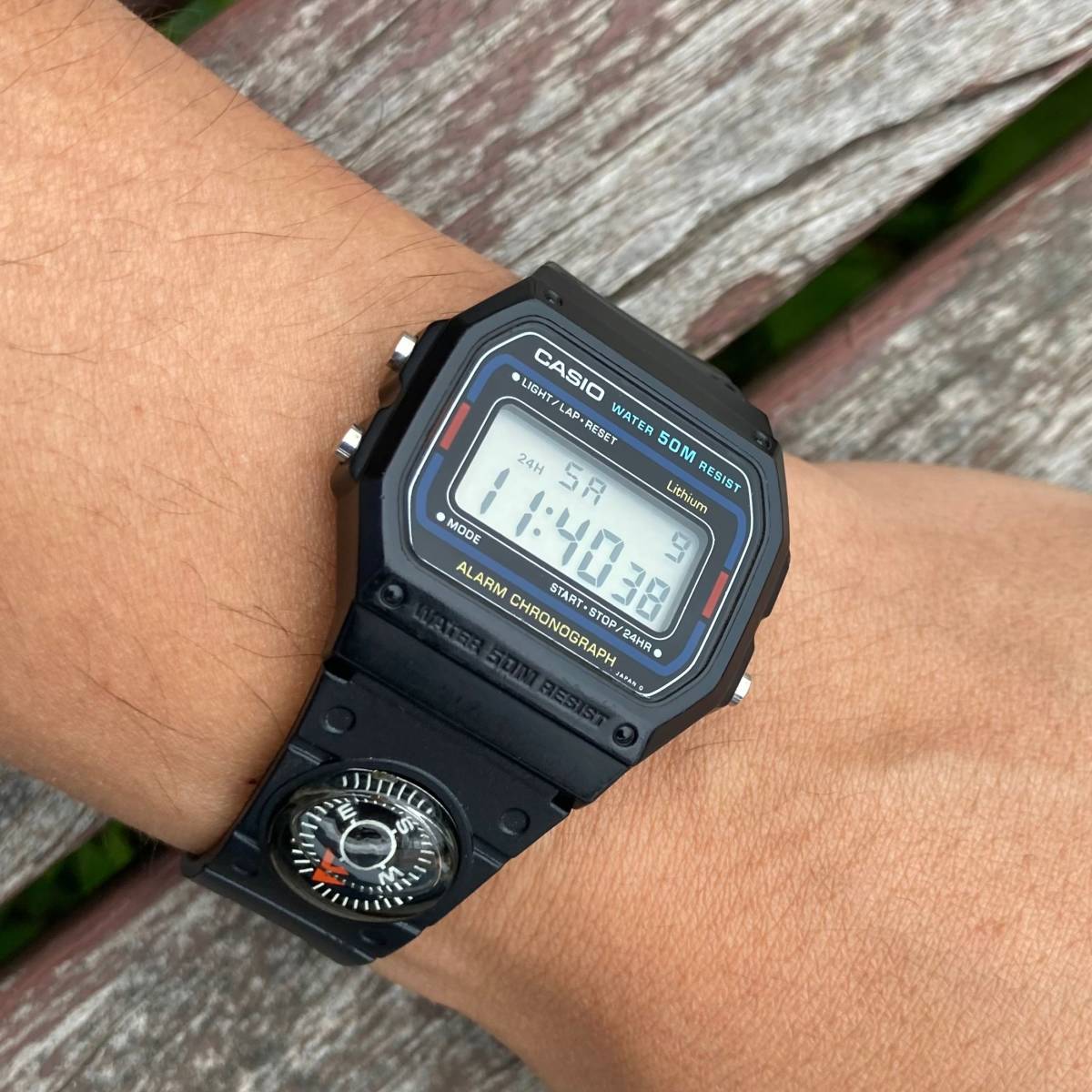 Yahoo!オークション - 激レア コンパス付き 送料込 日本製 CASIO Yahoo!オークション - 激レア コンパス付き 送料込 日本製 CASIO