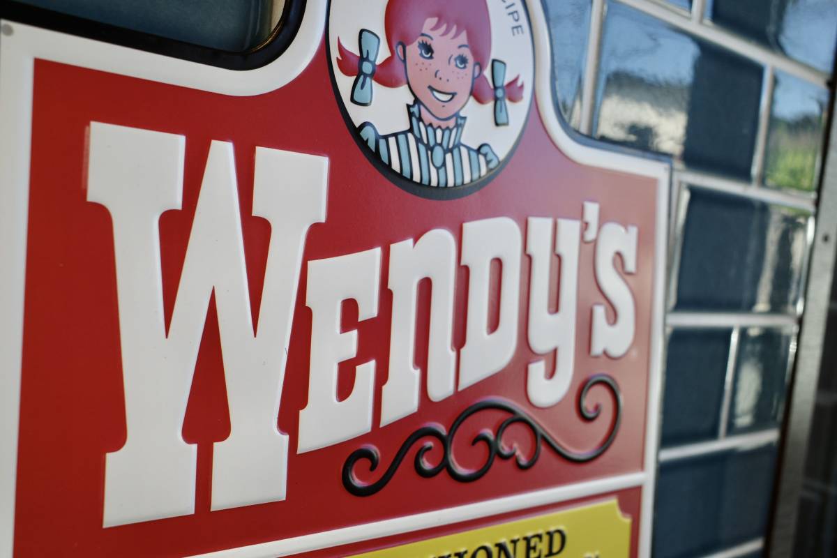 Wendy's ウェンディーズ OLD LOGO メタルサイン 看板 世田谷ベース アメリカ USA インテリア ガレージ ロゴ(看板)｜売買されたオークション情報、yahooの商品情報を ...