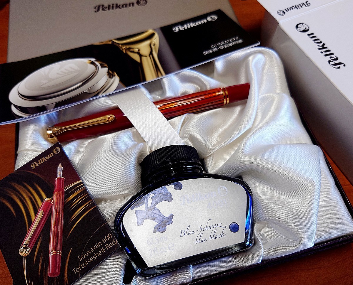 M600 ペリカン 万年筆 EF 極細字 トータスシェルレッド スーベレーン 吸入式 限定 14C 14金 インクセット 赤 金 ゴールド Pelikan(ペリカン)｜売買されたオークション ...