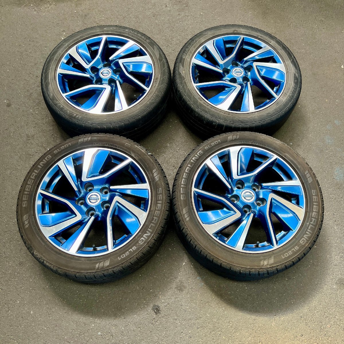 Yahoo!オークション - タイヤ付き純正ホイール4本セット リーフ AZE0 1...