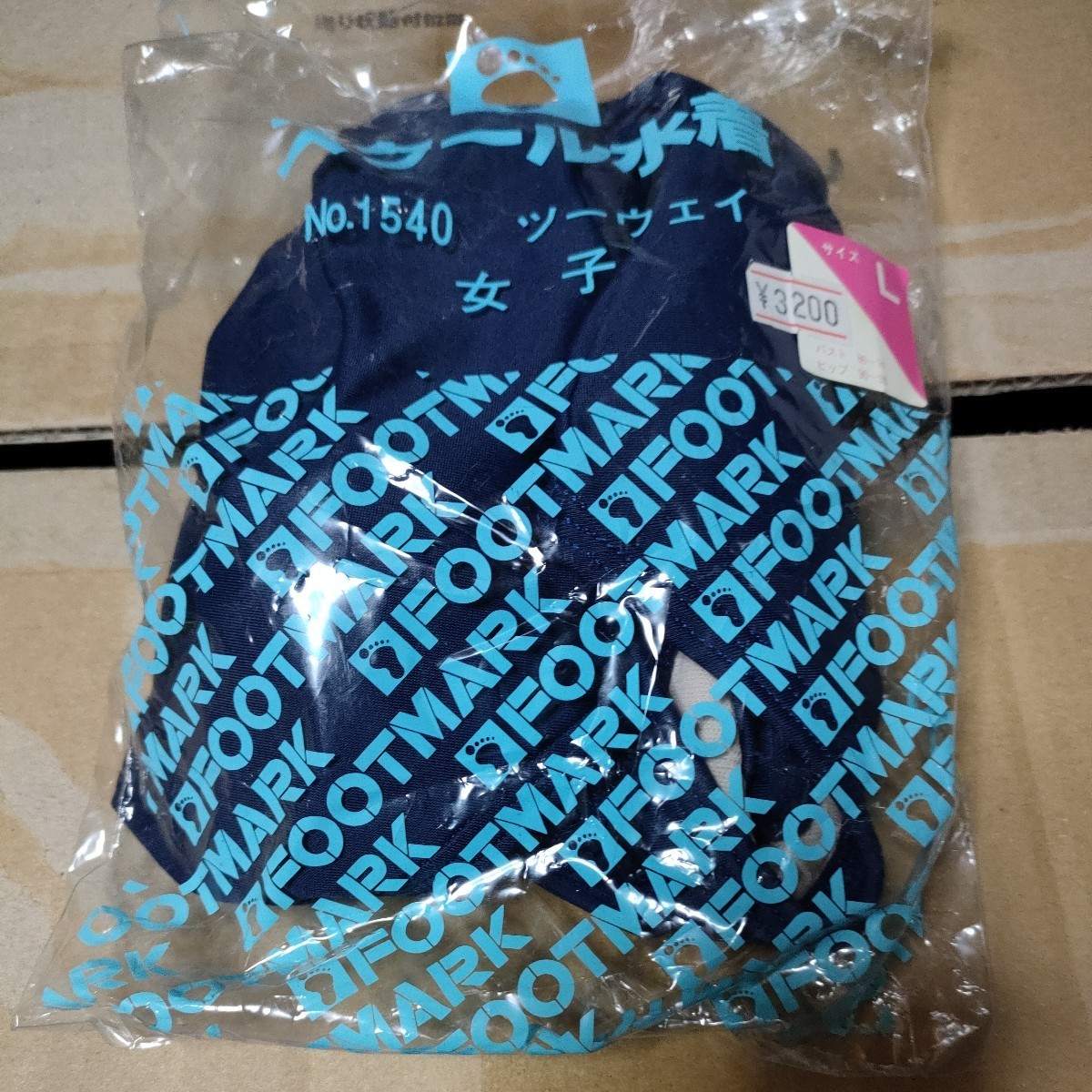 交渉大歓迎 スクール水着 スク水 競泳水着 学生服 制服 スイミング 衣料品店 スポーツウェア Mサイズ 1落札1着 フットマークワンピース|売買されたオークション情報、yahooの商品