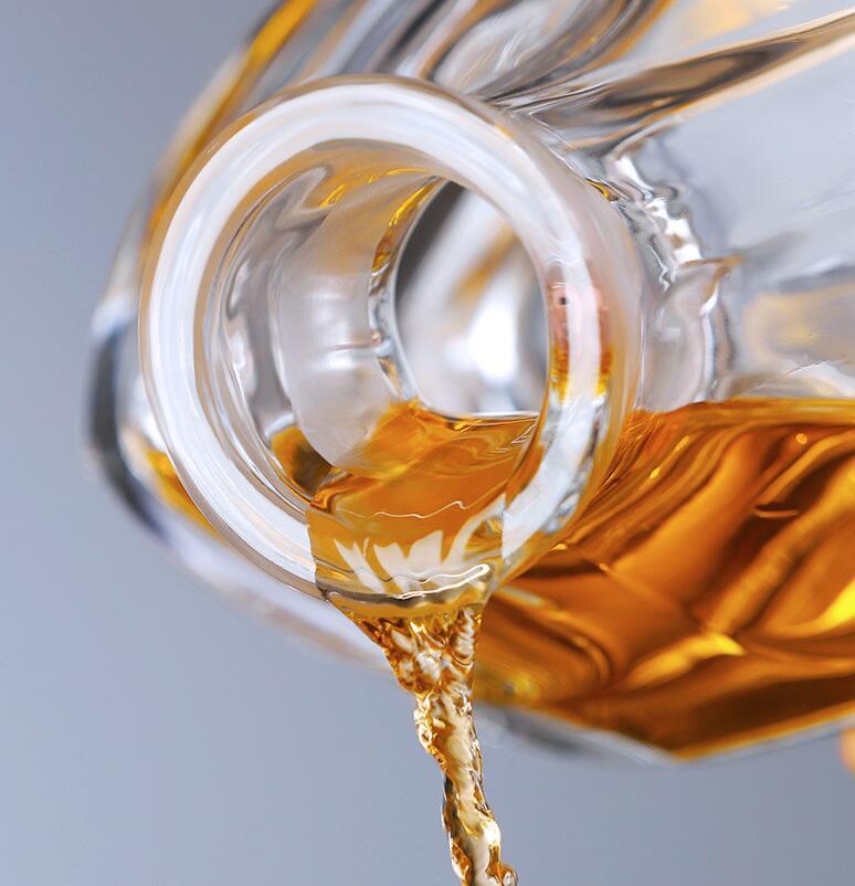 Yahoo!オークション - 新入荷 850ml ウイスキーデカンタ 酒デキャンタ ...