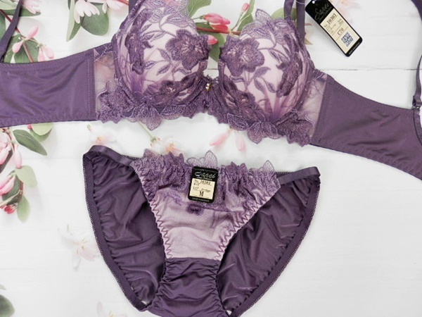 Yahoo!オークション - SE03-C75/M ブラジャー＆ショーツ セット 新品