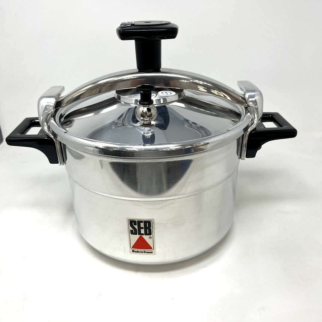 Yahoo!オークション - 【未使用】SEB フランス製 厚手 アルミ製 圧力鍋...