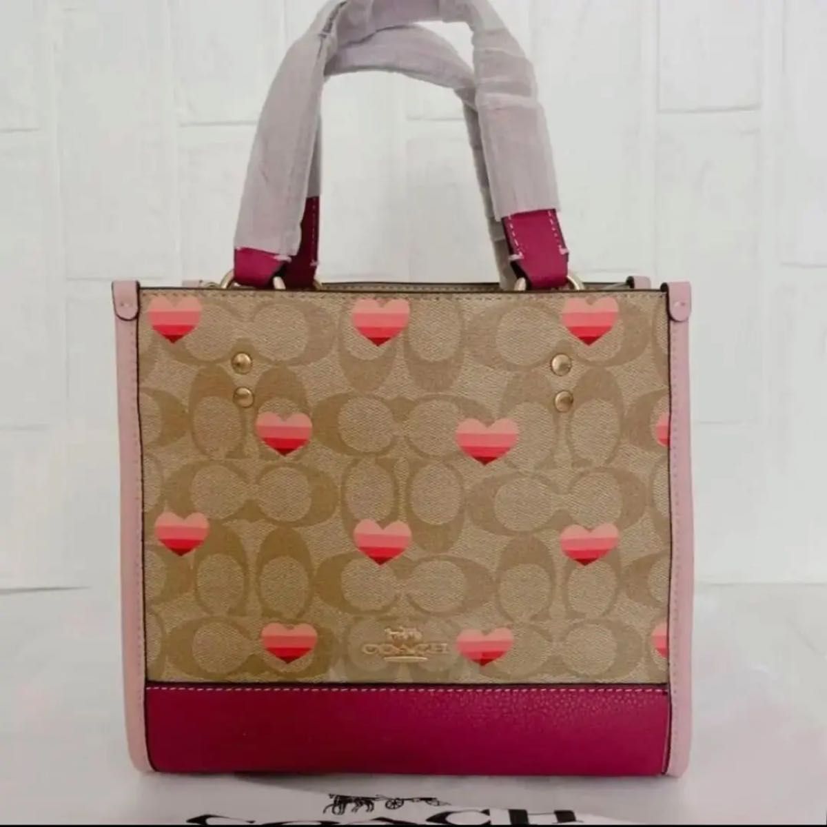 即日発送】 COACH コーチ トート ショルダーバッグ 2way ハート 即日発送】 COACH コーチ トート ショルダーバッグ 2way ハート