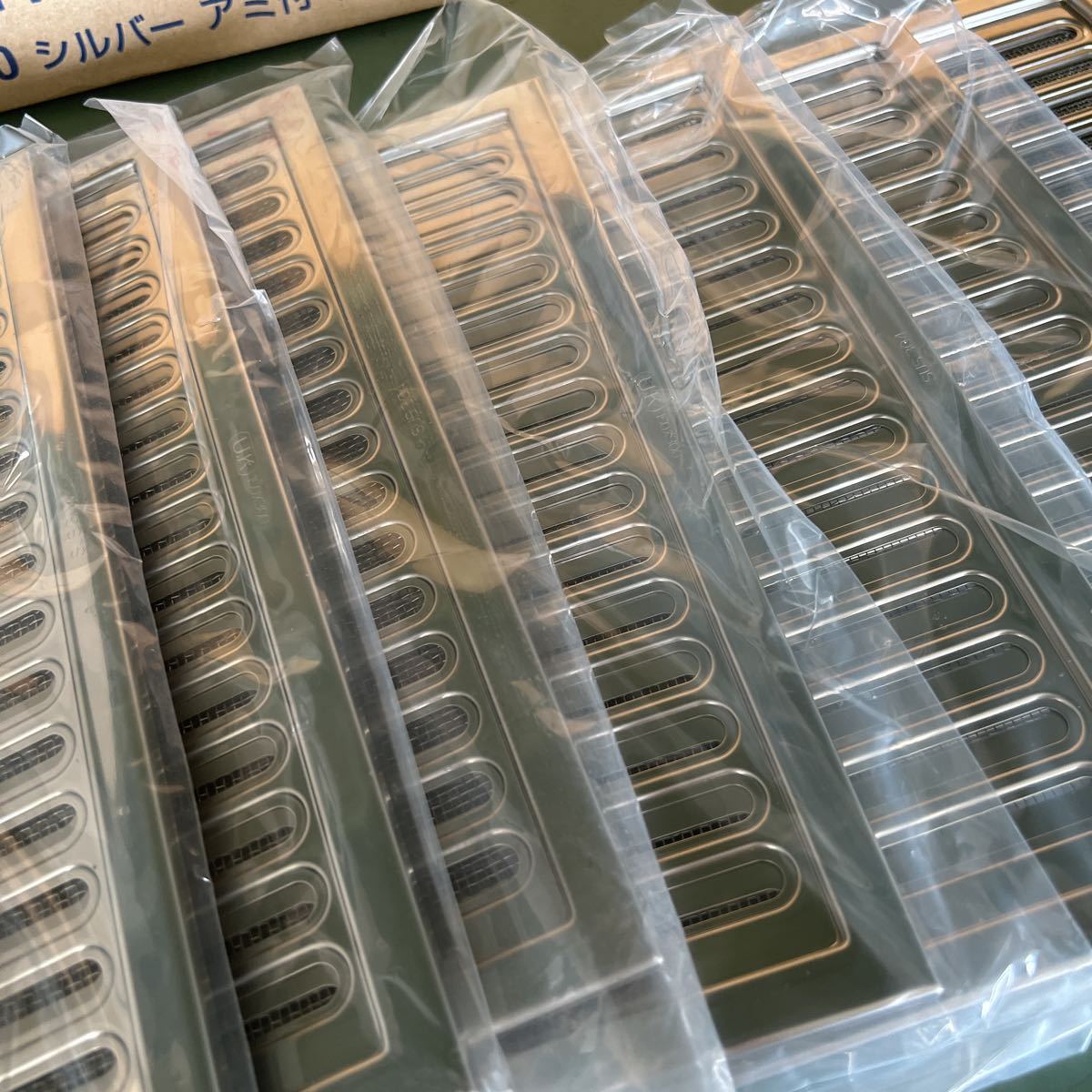 100円〜 UK 床下換気孔 H150×W300m/m アミ付 10枚纏め スライド式 ステンレス製 SUS304 シルバー(外装材料一般)｜売買されたオークション情報、yahooの商品情報を ...