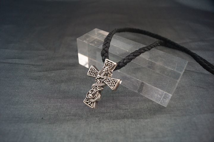 CHROME HEARTS / クロムハーツ ケルティッククロス ペンダント CHROME HEARTS / クロムハーツ ケルティッククロス ペンダント
