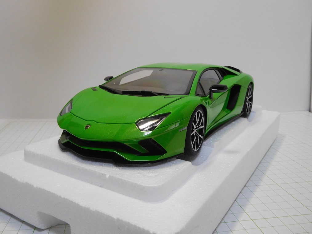 Yahoo!オークション - Aa1/18 ランボルギーニ アヴェンタドール S パ...