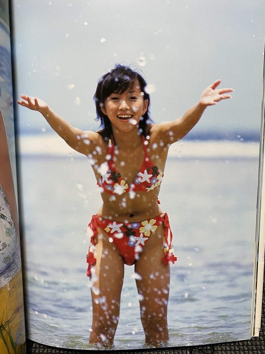 Yahoo!オークション - 宮川美香 写真集 『mika chu 』 トレカ未開封 帯...