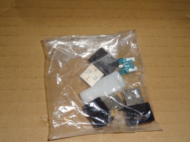 Yahoo!オークション - (I12) エブリイ DA17 増設 電源 BOX USBポート×...