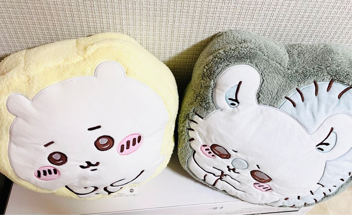 ちいかわ モモンガ もこもこダイカットクッション 2点 セット ちいかわ モモンガ もこもこダイカットクッション 2点 セット