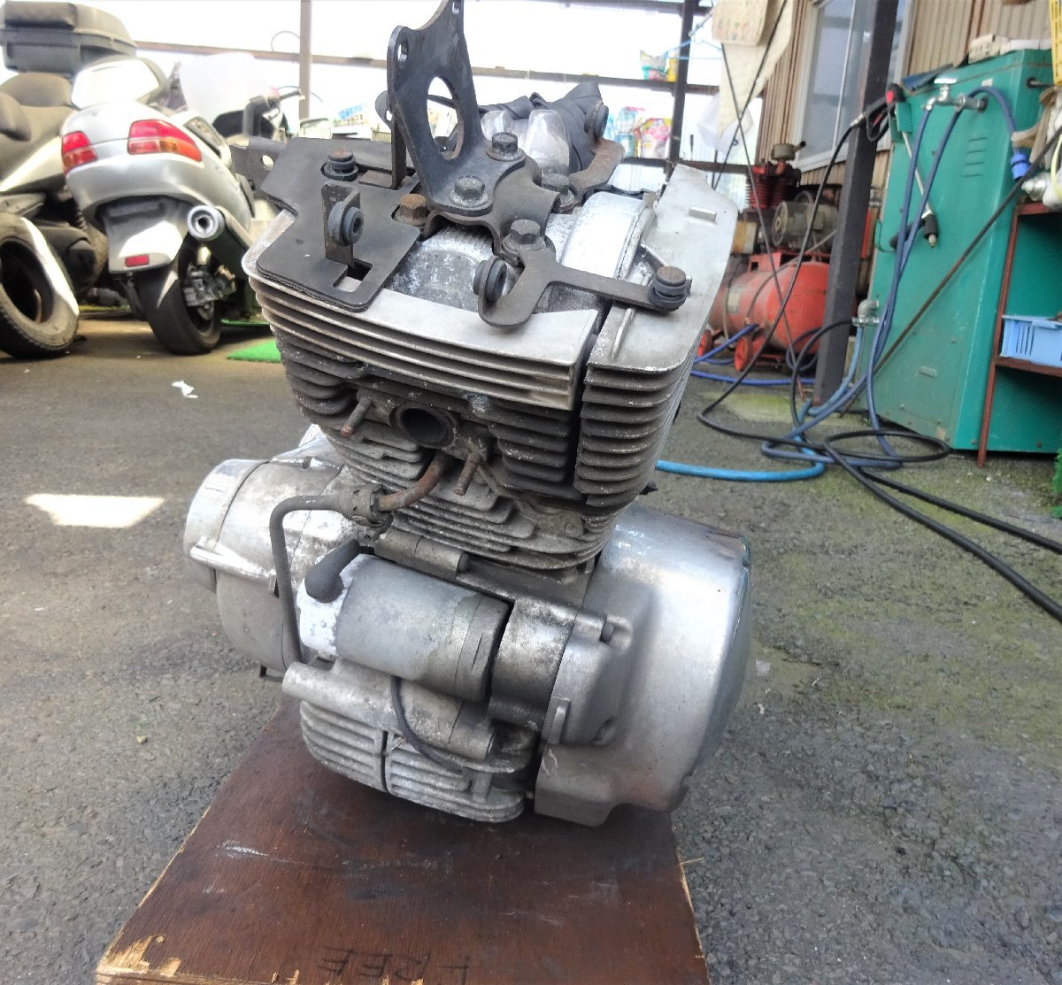 Yahoo!オークション - [Y96] ドラッグスター250 VG02J 純正 エンジン本体