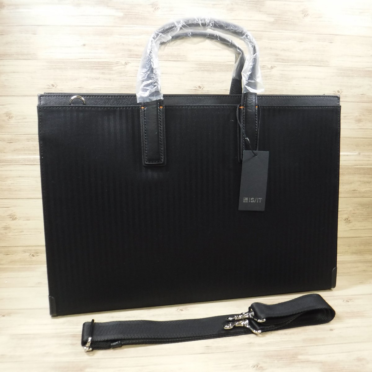 Yahoo!オークション - BB240 イズイット 定価25300円 新品 黒 B4サイズ...