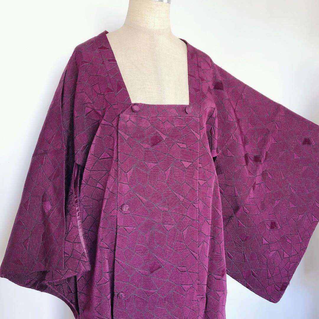 【樂淘letao】日本代購代標第一品牌－【ルネートル】着物コート 和装コート ロング 紫 幾何学文様 和装 生地 和布 着物リメイク 秋冬 肩身丈127 裄丈65 ★同梱可★ 10161