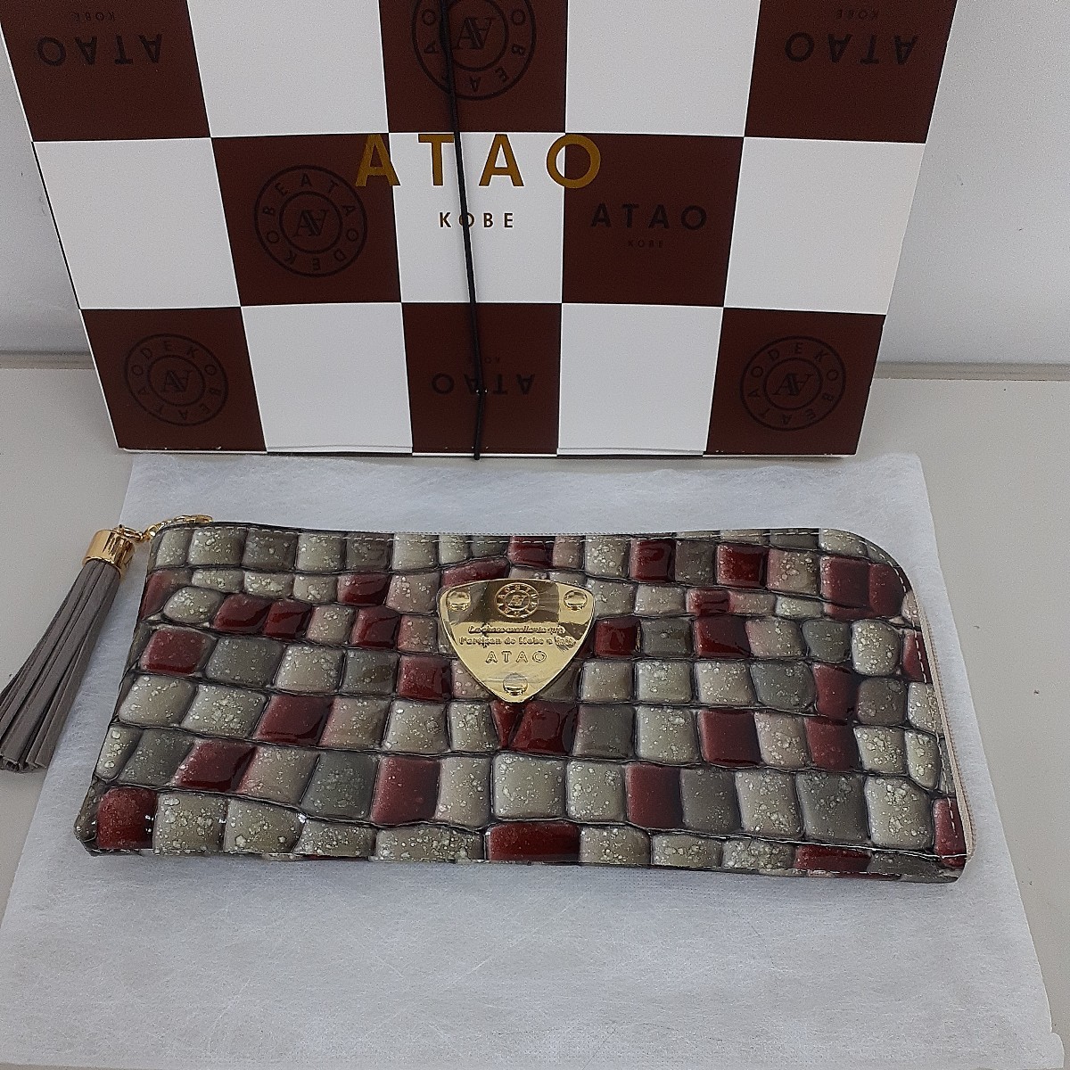 Yahoo!オークション - アタオ ATAO ラウンドファスナー財布 新品 未使用