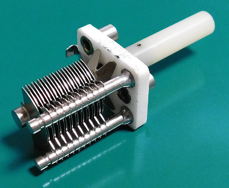 Yahoo!オークション - TDK TMC-103 タイトバリコン (40pF) [管理 SA368...