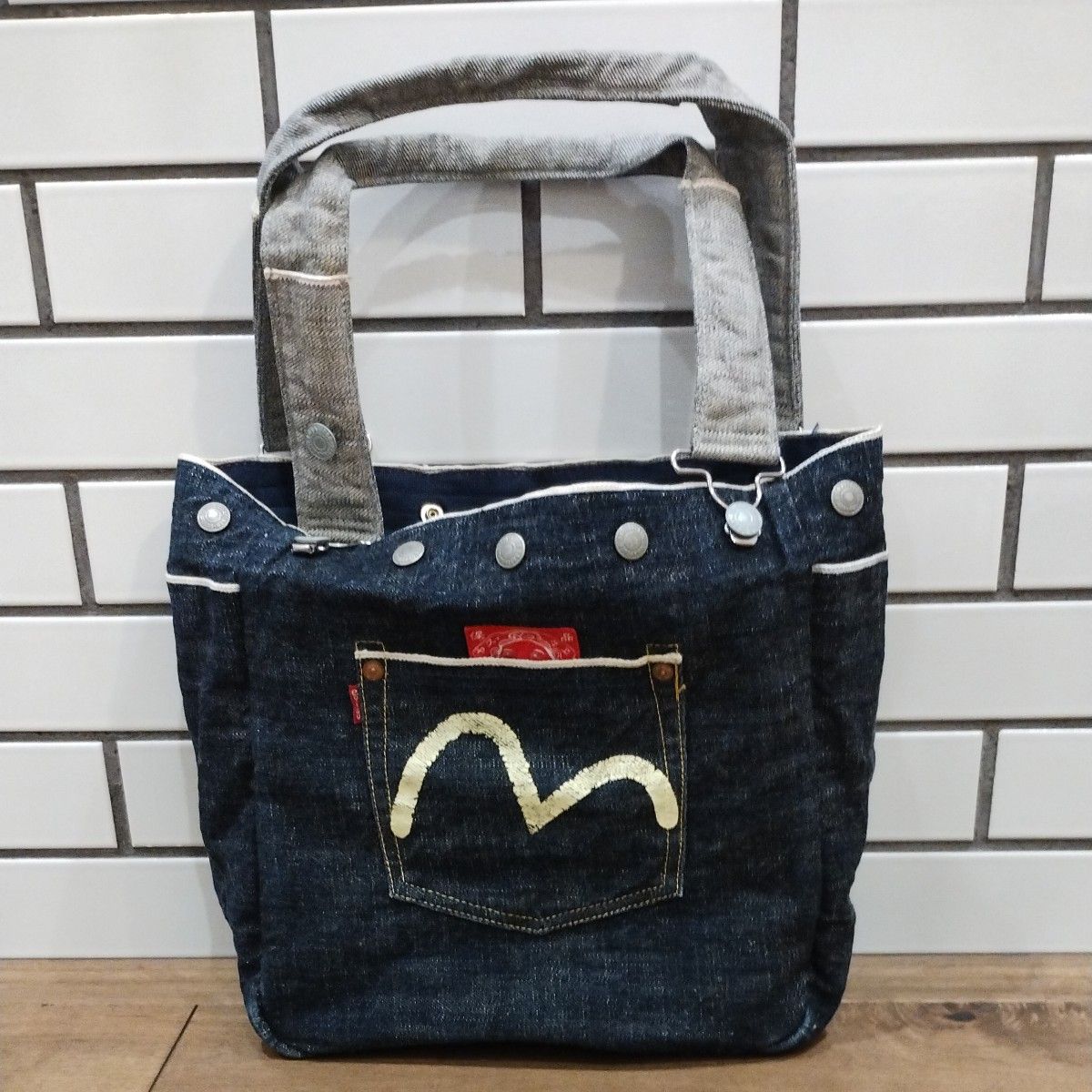 EVISU デニムトートバッグ 虎耳セルビッチ ボタンフライ ユニ EVISU デニムトートバッグ 虎耳セルビッチ ボタンフライ ユニ