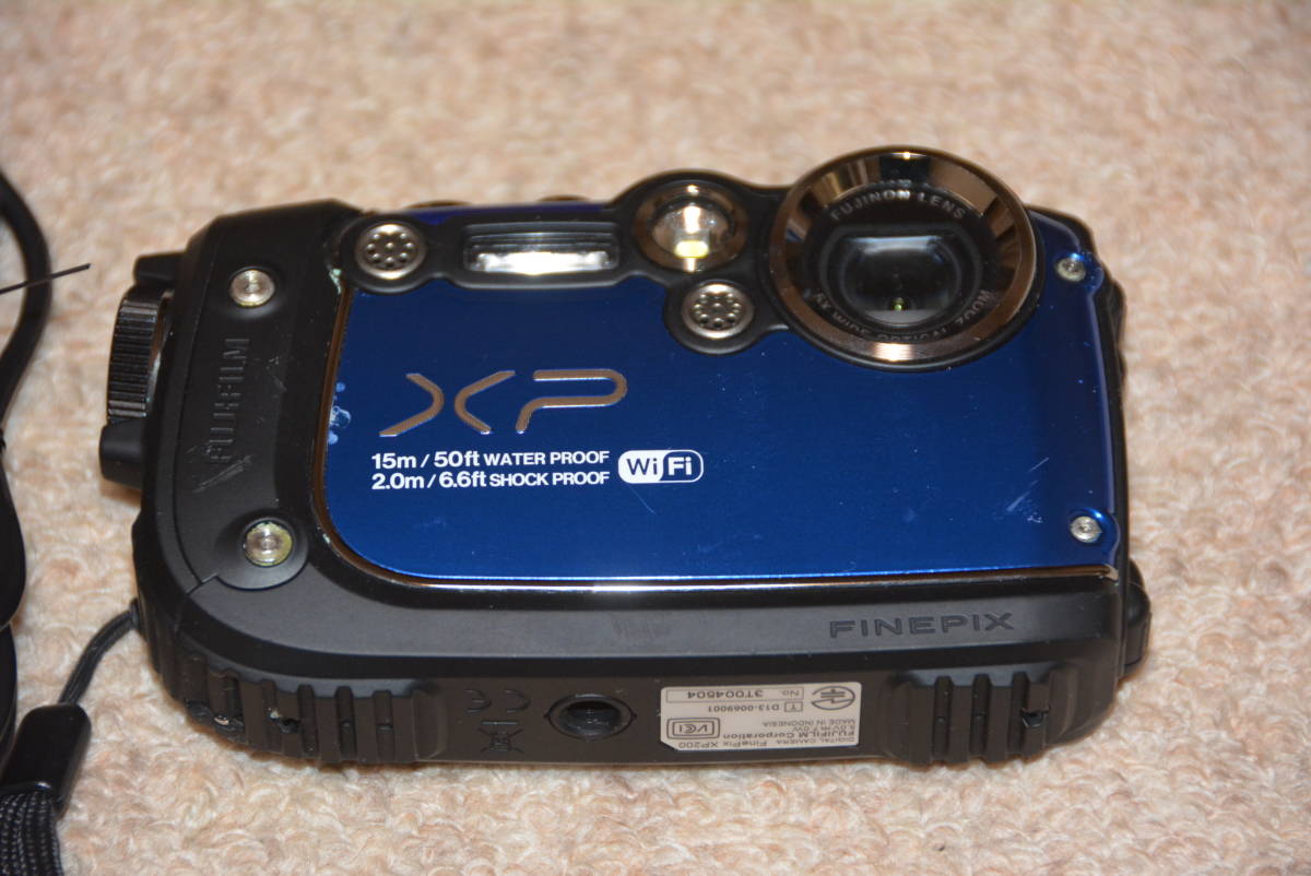 Yahoo!オークション - FUJIFILM FinePix XP200 コンパクトデジタルカメ...