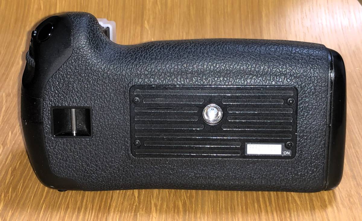 代購代標第一品牌－樂淘letao－Canon キャノン バッテリーグリップ BG-E11 5Ds/5DsR/5D MarkIII用 取説付 元箱付