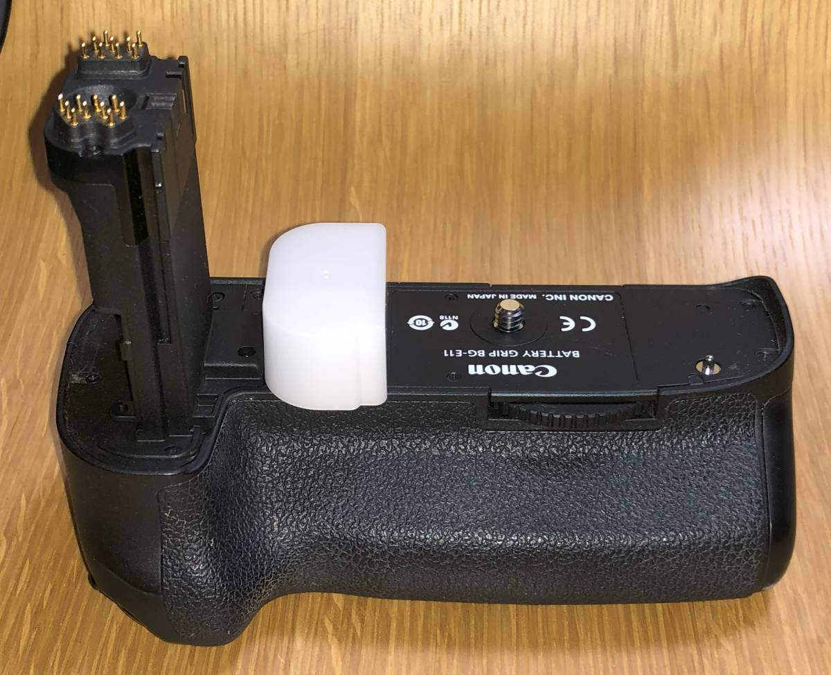 代購代標第一品牌－樂淘letao－Canon キャノン バッテリーグリップ BG-E11 5Ds/5DsR/5D MarkIII用 取説付 元箱付