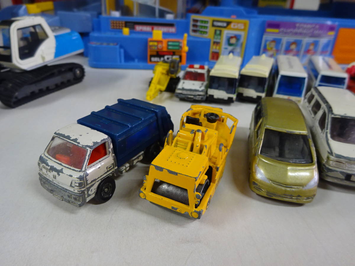 Yahoo!オークション - 16122 タカラトミー トミカ峠やまみちドライブ ...