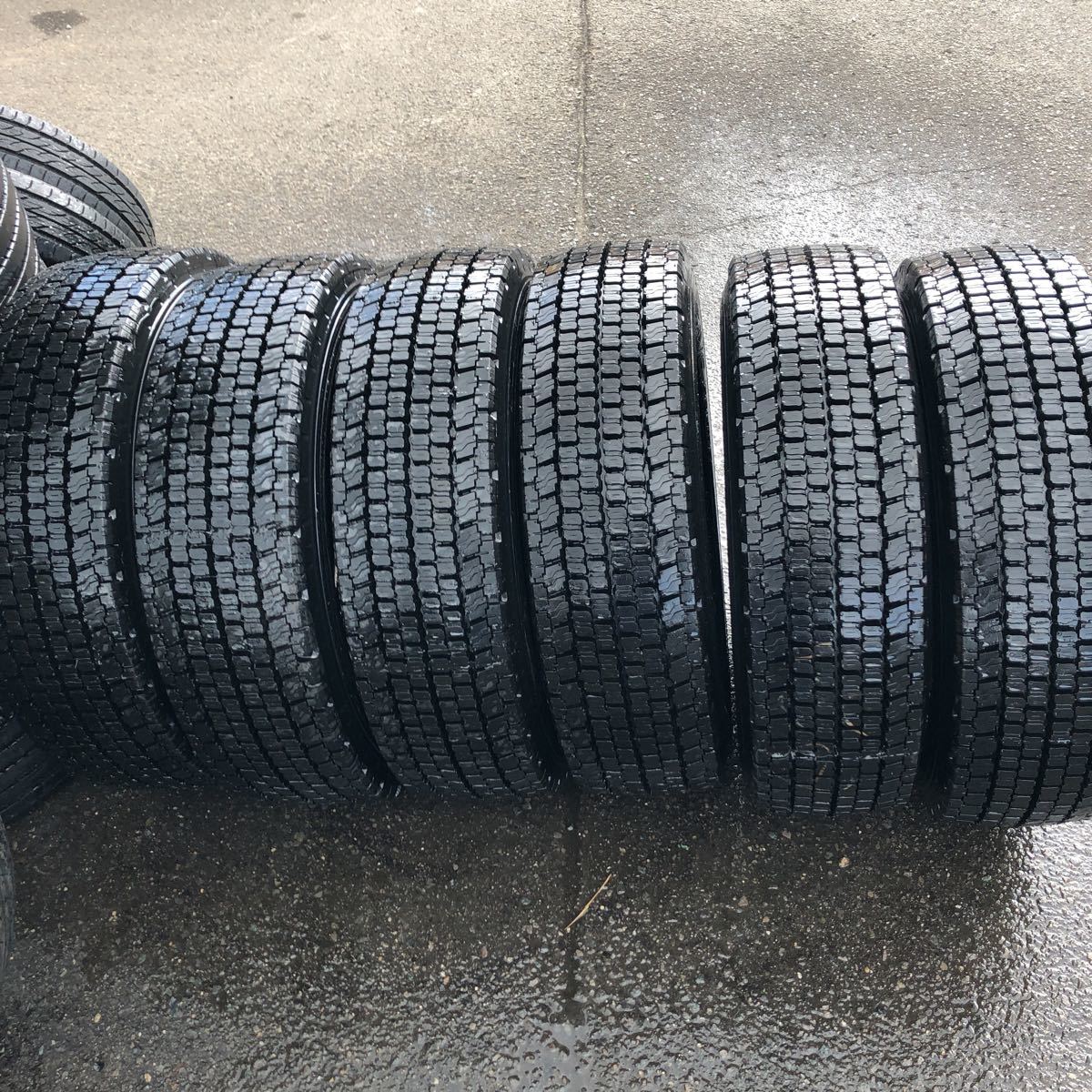 再生タイヤ 205/65R16 LT ほぼ 6本:24000円(タイヤ)｜売買されたオークション情報、yahooの商品情報をアーカイブ公開 - オークファン（aucfan.com）