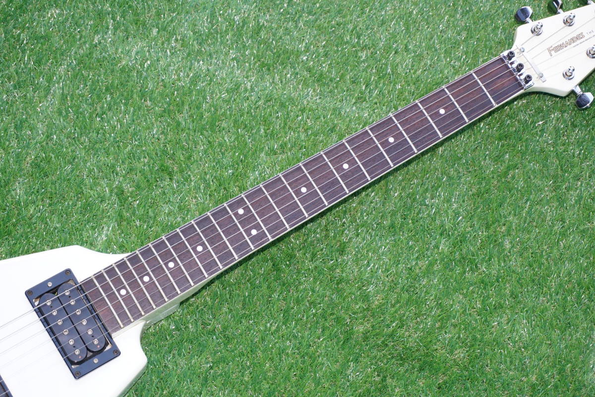 □ FERNANDES フェルナンデス □ 美品! フライングV FLYING V □ FERNANDES フェルナンデス □ 美品! フライングV FLYING V