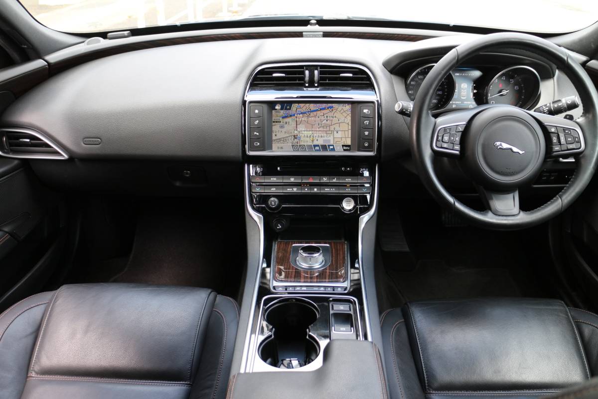 Yahoo!オークション - 【超美車 R-スポーツモデル】H28 ジャガー XE プ...