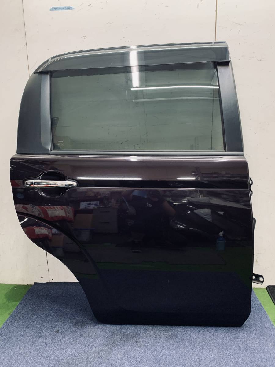 トヨタ スペイド NSP140/NSP141/NCP141 右 リアドア 色3R9(フロント)｜売買されたオークション情報、yahooの商品情報をアーカイブ公開 - オークファン（aucfan ...