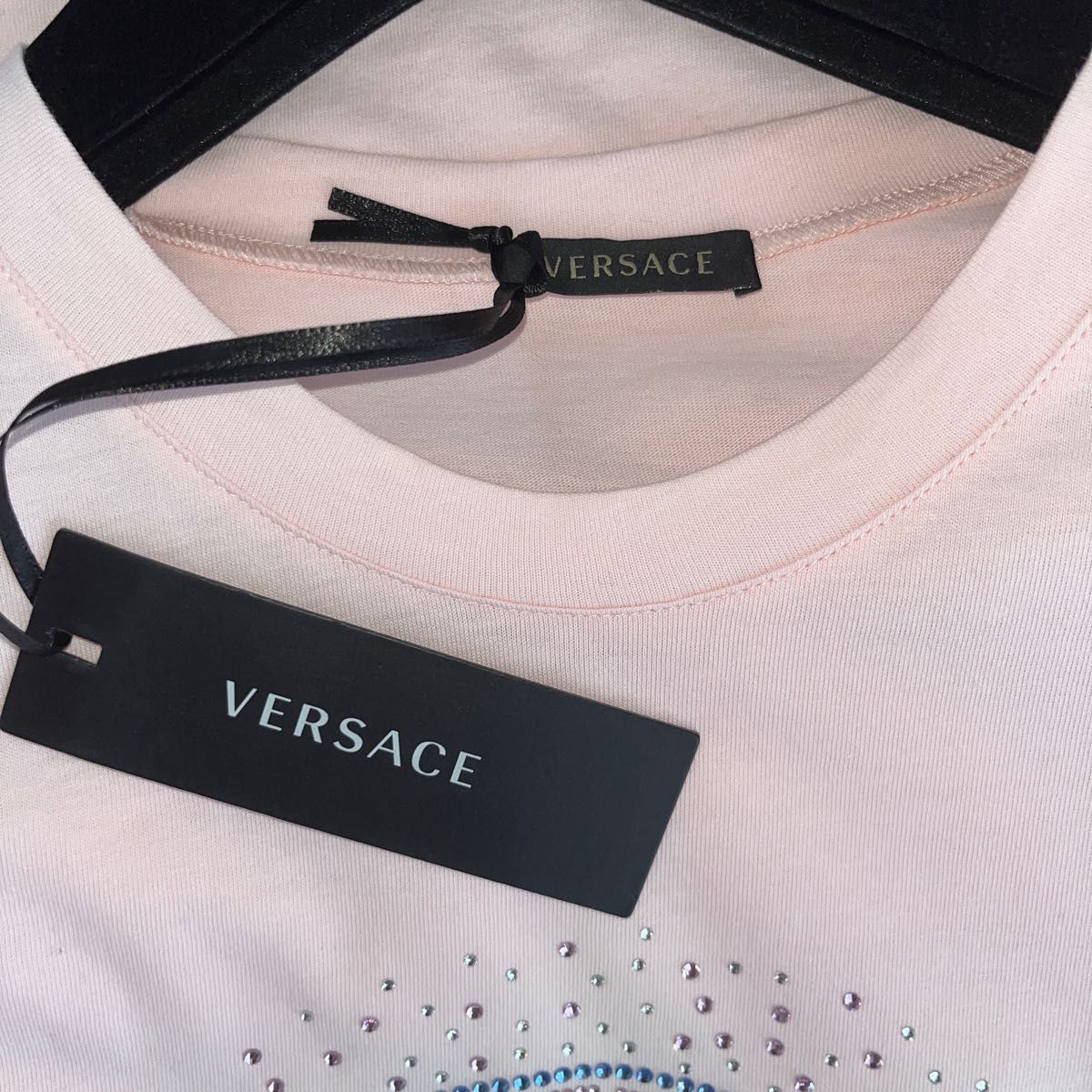 新品未使用タグ付き 完売 Versace Tシャツ カットソー ライン 新品未使用タグ付き 完売 Versace Tシャツ カットソー ライン