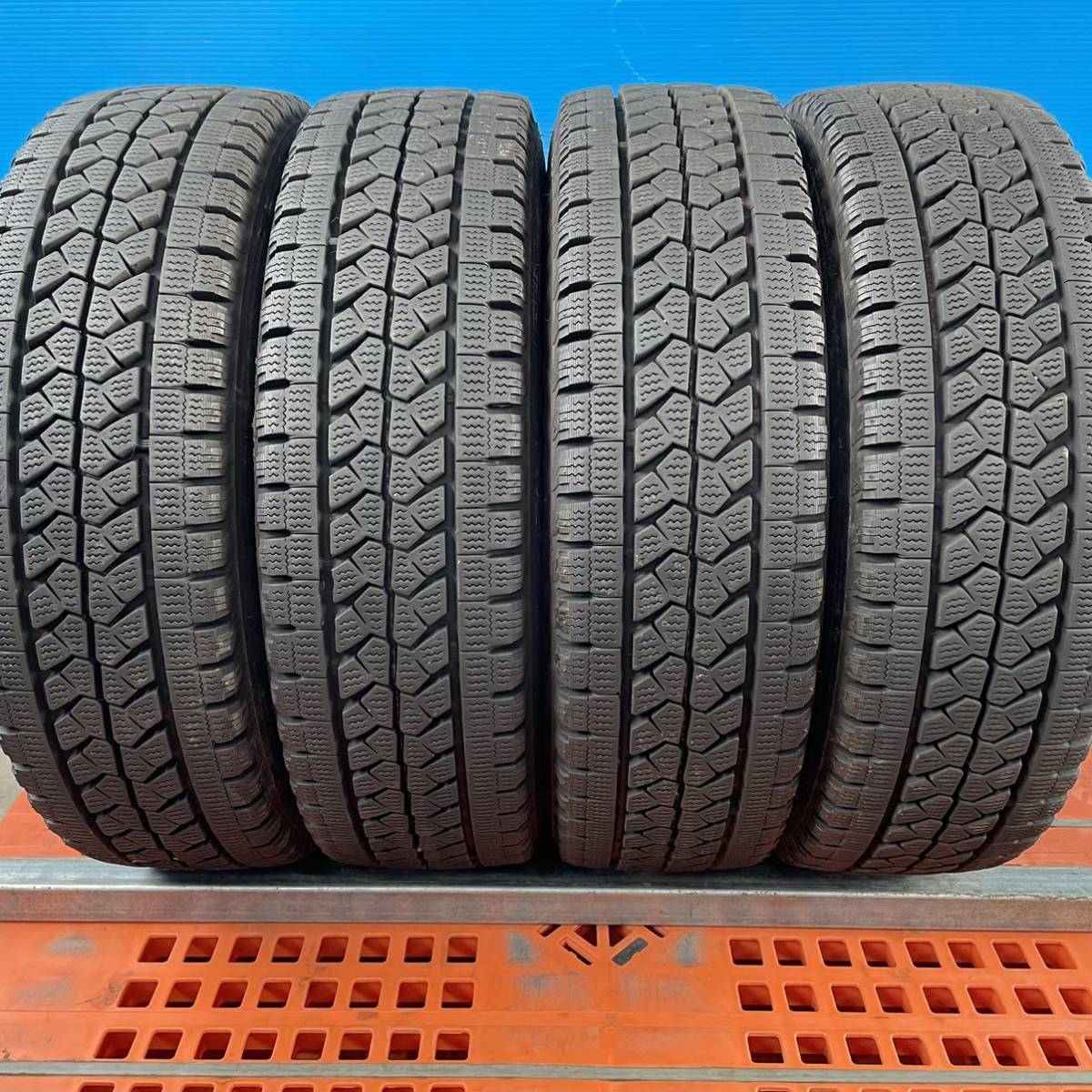 Yahoo!オークション - 185/65R15 101/99L LT ブリヂストン BLIZZAK W97...