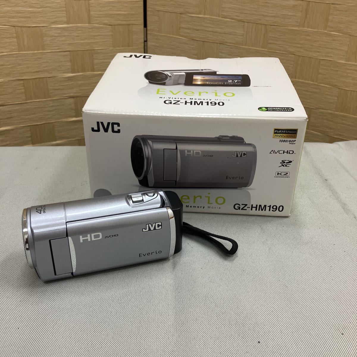 Yahoo!オークション - Everio デジタルビデオカメラ GZ-HM190