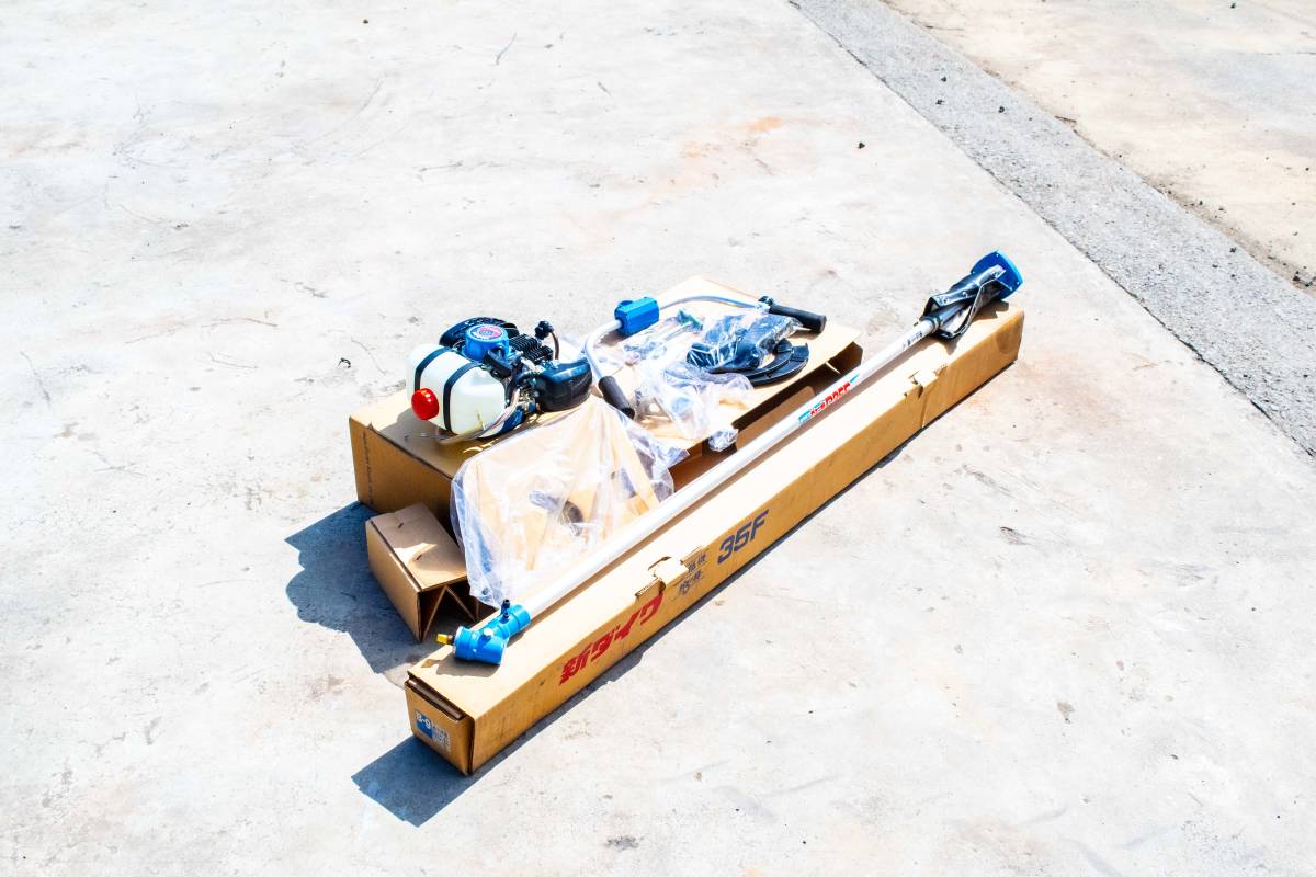 Yahoo!オークション - 埼玉発 【未使用品】新ダイワ 刈払機 R35F-2B プ...