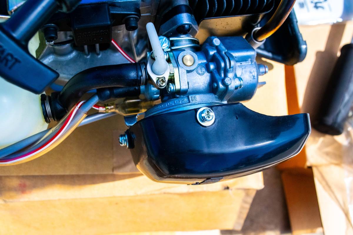 Yahoo!オークション - 埼玉発 【未使用品】新ダイワ 刈払機 R35F-2B プ...