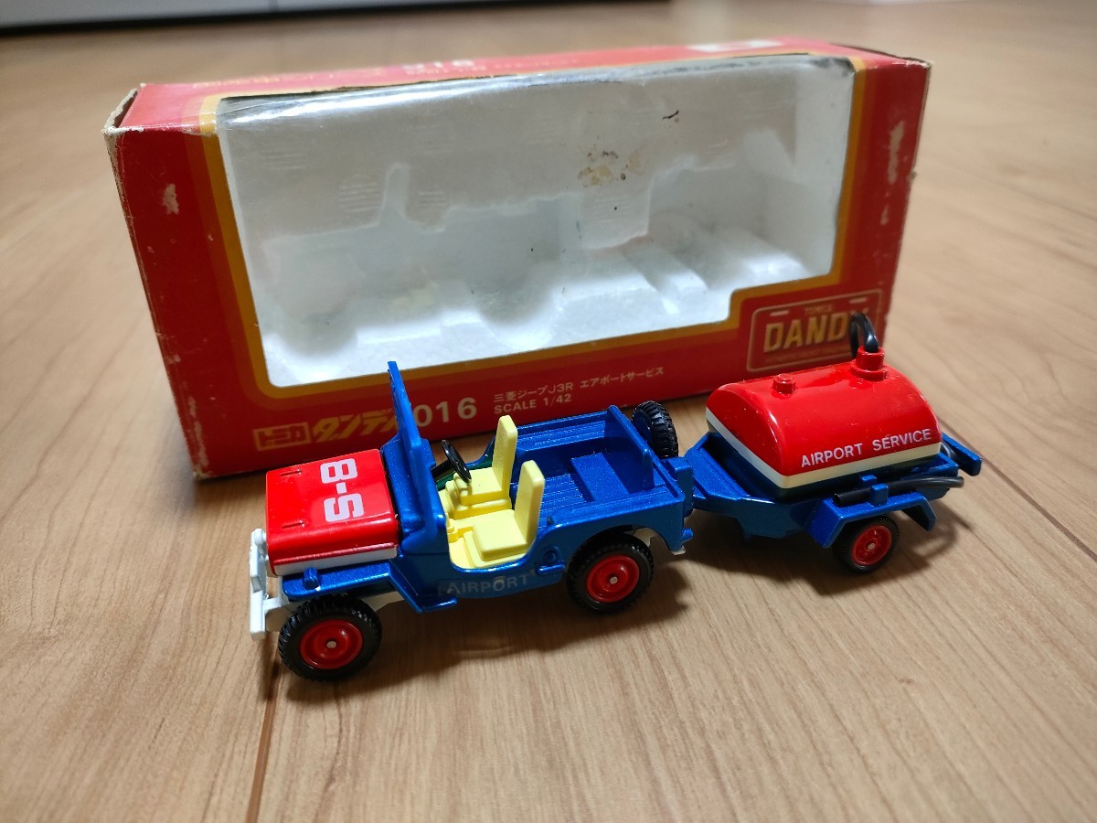 Yahoo!オークション - トミカ ダンディ 016 三菱ジープJ3R エアポート...