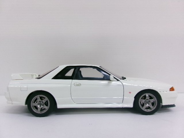 Yahoo!オークション - オートアート 1/18 ニッサン スカイライン R32 G...