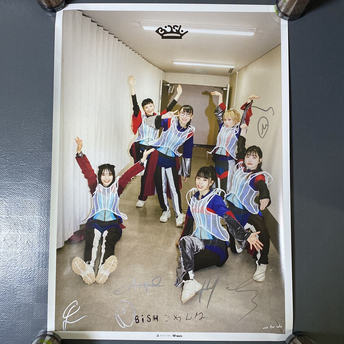 Yahoo!オークション - BiSH 直筆サイン入り ポスター B2サイズ 【EM-40...
