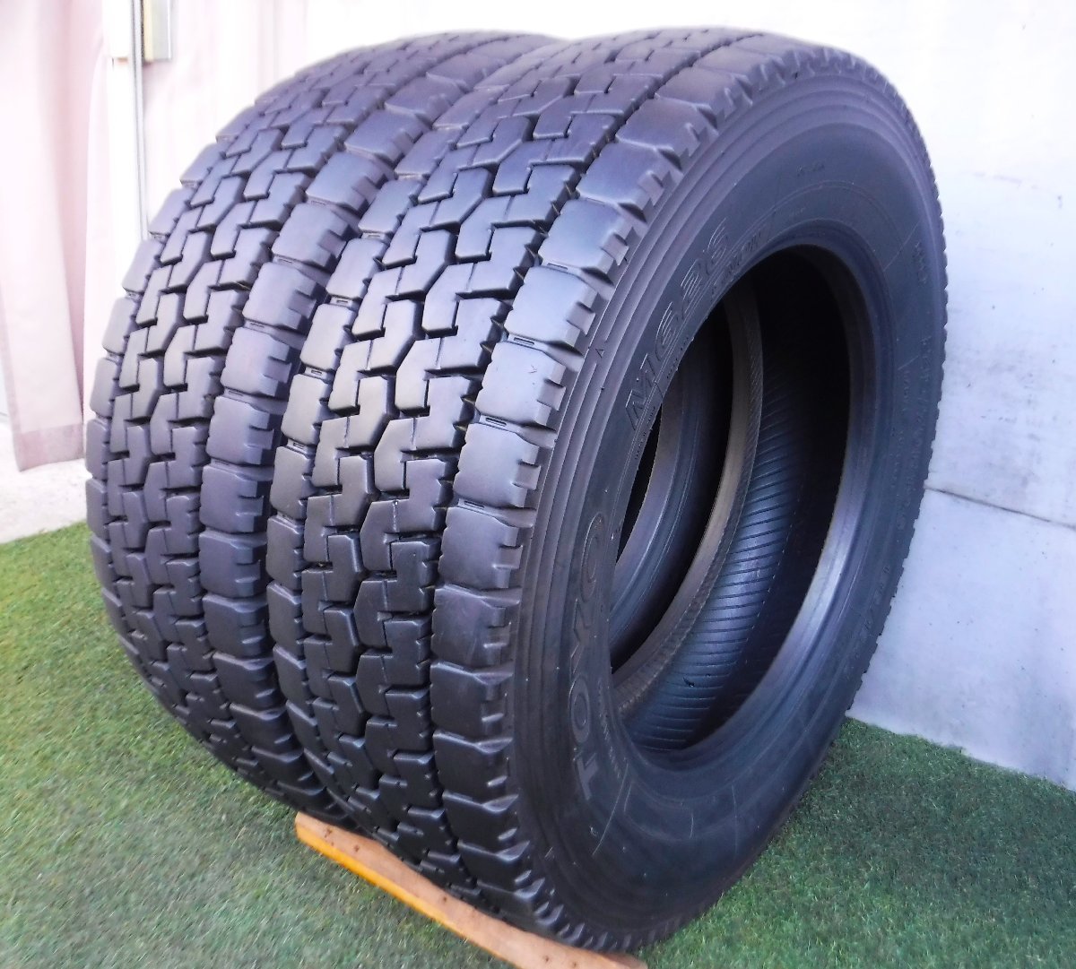 Yahoo!オークション - 245/70R19.5 136/134J トーヨー M626 極上バリ...