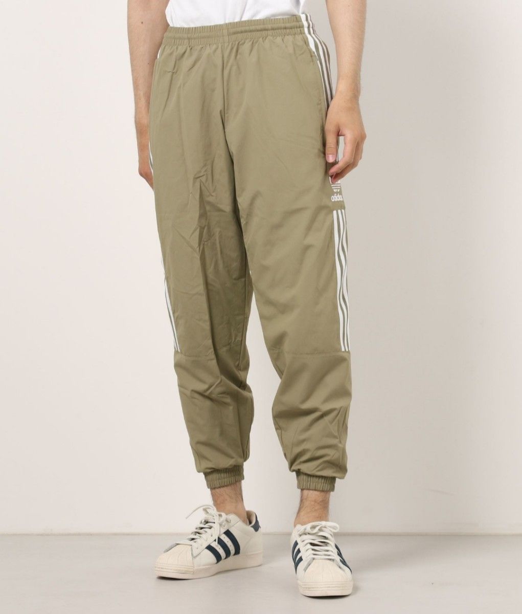 adidas カーキベージュ ロックアップ ナイロンパンツ ジャージ adidas カーキベージュ ロックアップ ナイロンパンツ ジャージ